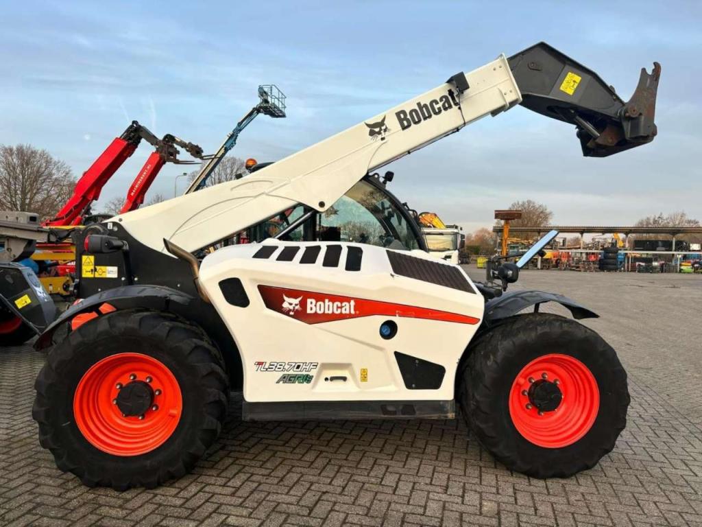 Bobcat TL38-70HF - Sollevatore telescopico rigido in vendita a Roma da ...