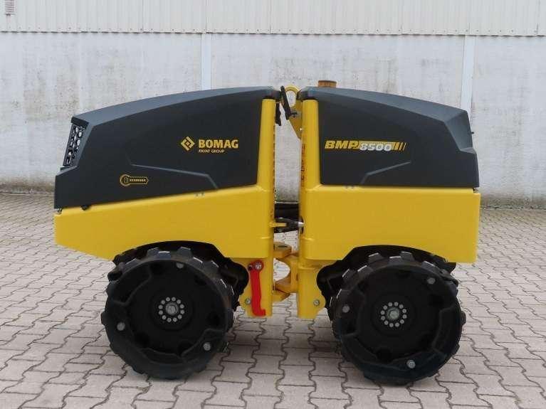 Bomag BMP 8500 - Rullo compattatore vibrante per trincee/misti in ...