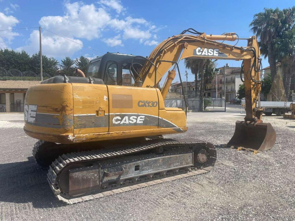Case CX130 - Escavatore cingolato in vendita a Catania da Ventura Srl